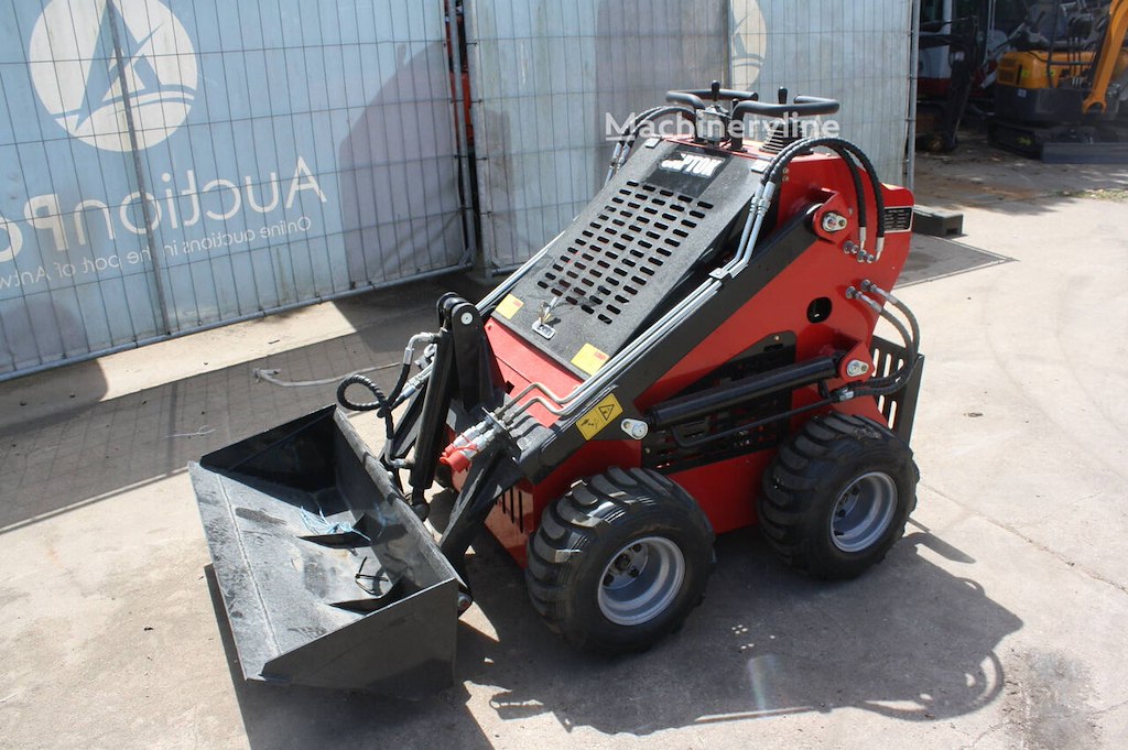 Prodaje se Captok 323 TZ mini utovarivač na aukciji