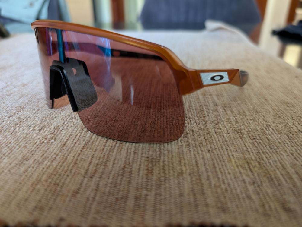 Oakley Sutro lite