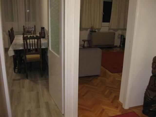 Izdaje se jednosoban stan 42m2 Beograd-Karaburma 400E