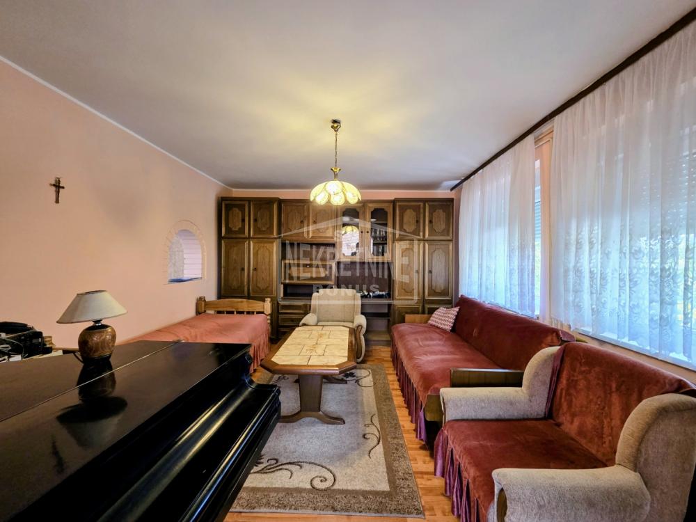 Subotica-Bajmok-odlična novija kuća sa tri etaže ID#2220
90.000 €