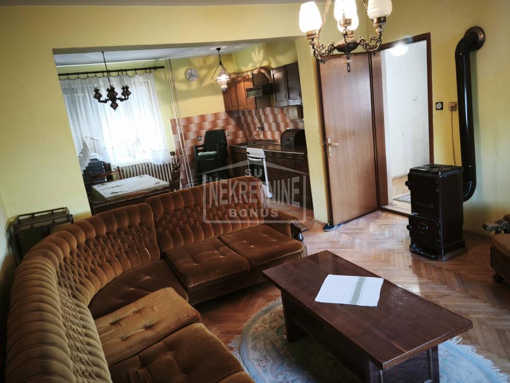 Subotica-Novo Selo-kuća u okolini Bajskog puta ID#2209
135.000 €