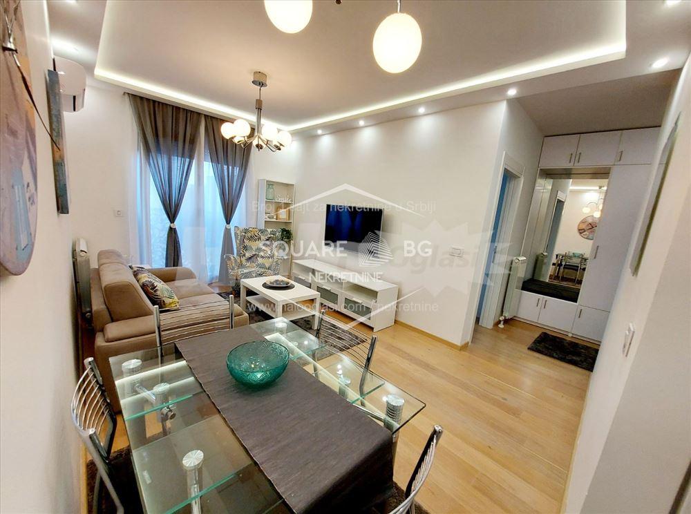 FON, 2.0 lux, namešten ID#6140
600 €