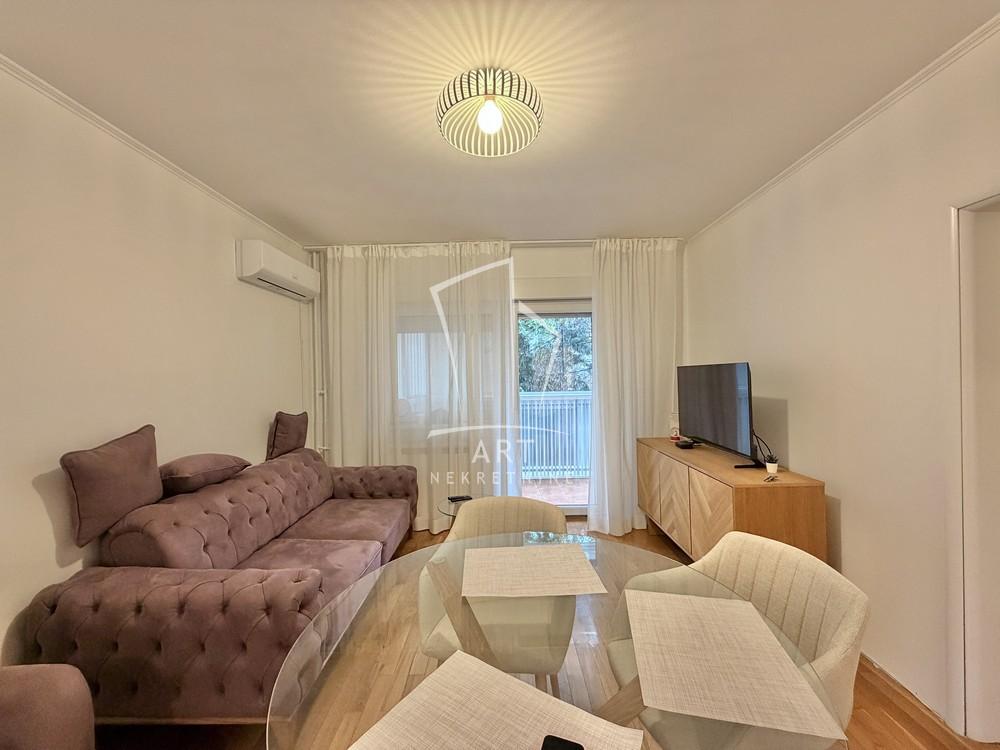 Vračar, 2.5 stan ,terasa 15 m2 ID#13994
267.000 €
