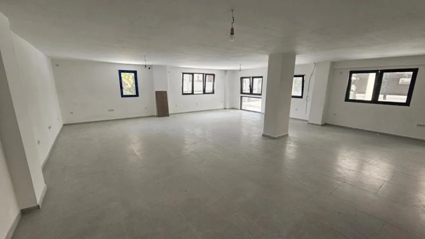 Poslovni prostor - 95m2 - Dom zdravlja