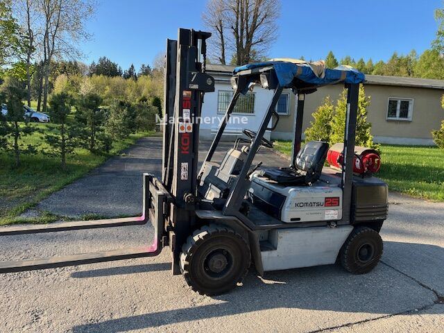 Komatsu FG25T-11E viljuškar na gas/benzin