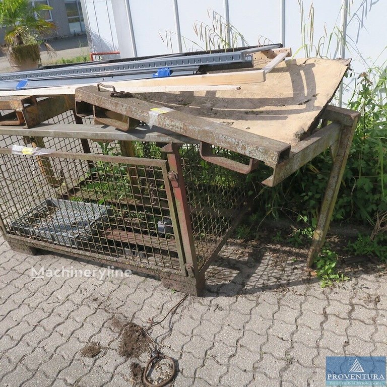 Prodaje se jarbol viljuškara na aukciji