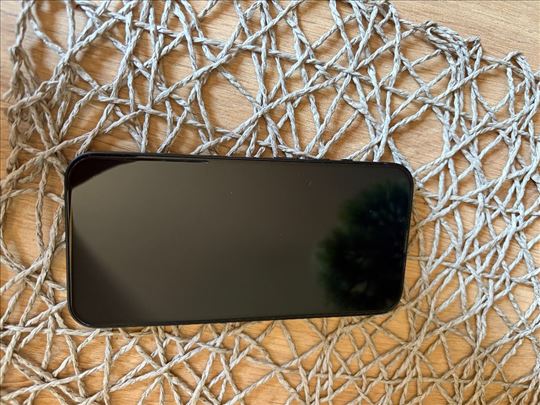 iPhone 13, 128GB – odlično očuvan