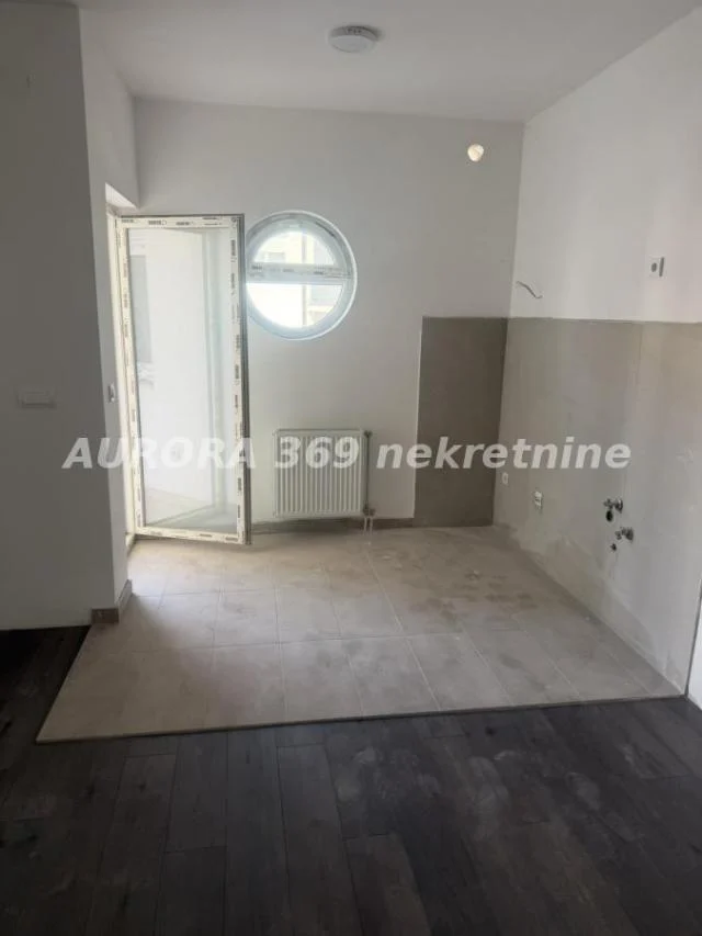 EKSKLUZIVNO! RUMA! ODLIČNA PRILIKA! KOMFORAN, NOV, 40m2, MOŽE KREDIT