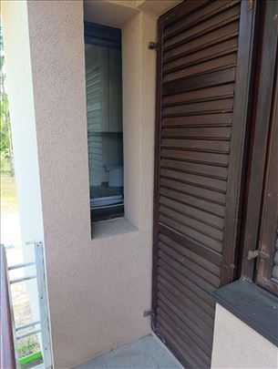 Na prodaju žaluzine, terasna vrata i prozori