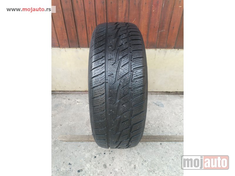3737. Guma MATADOR 16-ica, ZIMSKA 205/60, Šara 6.5 mm, DOT 4420