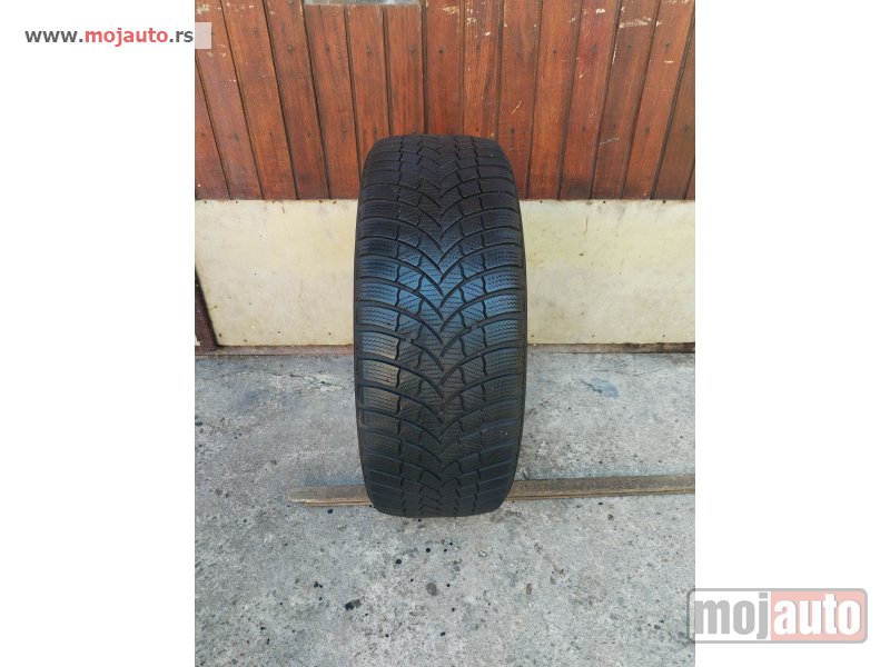 3732. Guma BRIDGESTONE 16-ica, ZIMSKA 205/55, Šara 6.0 mm