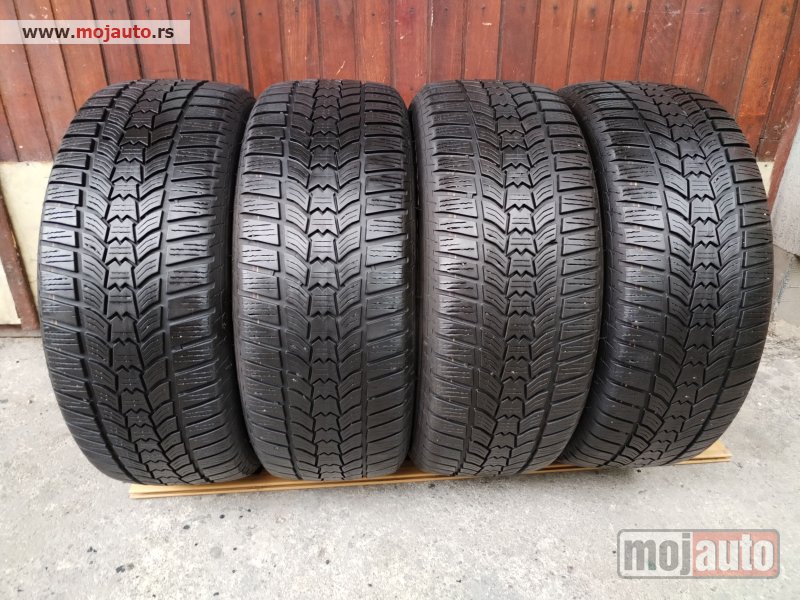 3703. Gume SAVA 16-ice, ZIMSKE 215/55, Šara 6,8 mm, DOT 4224