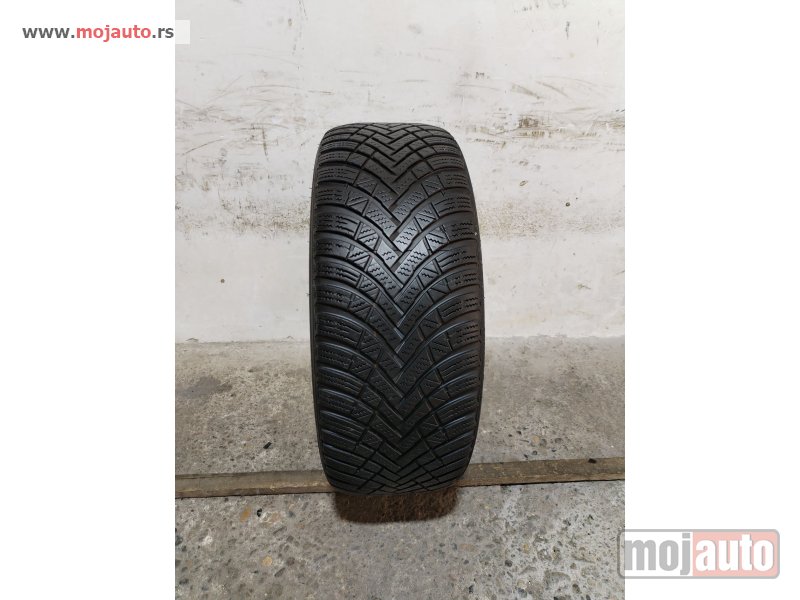 3695. Guma HANKOOK 16-ica, ZIMSKA 195/45, Šara 5.5 mm, DOT 2023