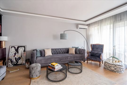 Trosoban stan | Novi Beograd | Luksuzno renoviran