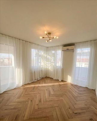 Prodajem dvosoban stan u Novom Sadu, Detelinara -