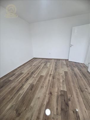 Na prodaju cetvorosoban stan 112m² - Duvanište