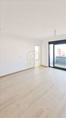 Trosoban stan 66 m², Centar, Kragujevac, 6. sprat