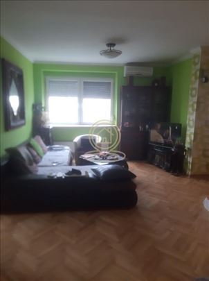 Trosoban stan u Centru Pančeva, 80 m², 3. sprat