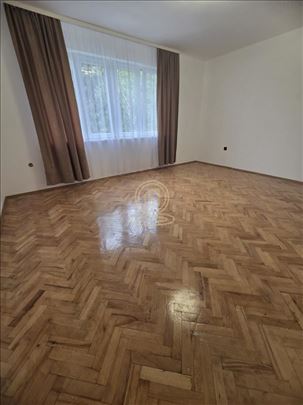Na prodaju 2.5 stan kod Bogoslovije
