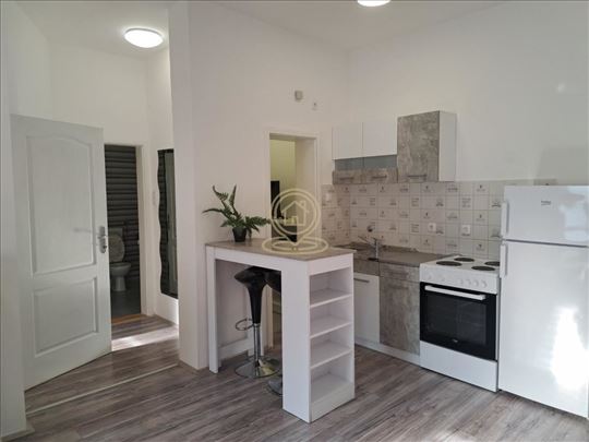 Trosoban stan, 71 m², Bulevar Oslobođenja, Novi Sa