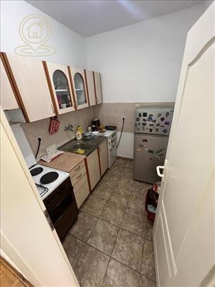 Na prodaju jednosoban stan u Novom Sadu, ulica Ves