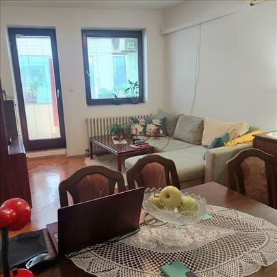 Novi Sad, Centar, Odličan stan dvoiposoban stan
