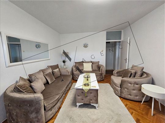 Opremljen trosoban stan u Kraljevu
