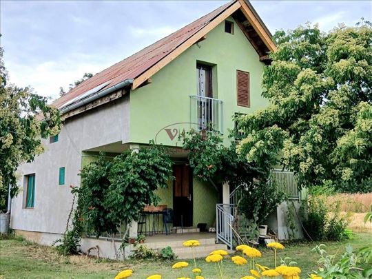 Šid, Erdevik, Prelepa vikendica u netaknutoj priro