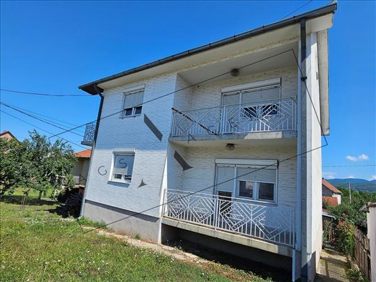 Prodaja porodične kuće u Grdici