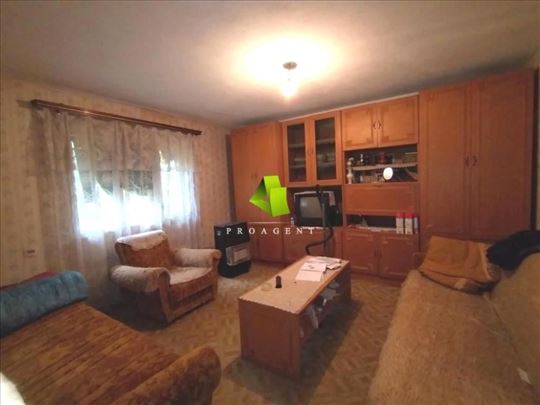 Porodična kuća u naselju Donji Komren ID#8601