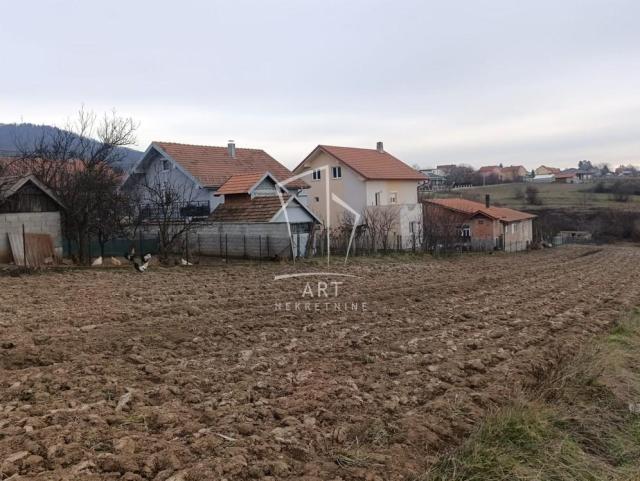 Pinosava , atraktivan plac ID#15858