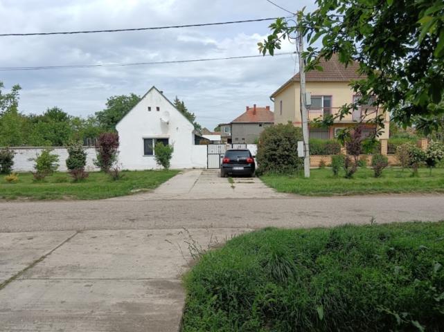 OPOVO BARANDA 240m2 , T ,165000e