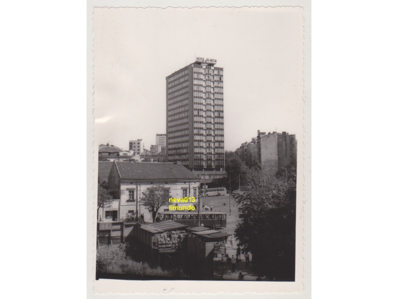 FOTOGRAFIJA-Hotel Slavija Beograd,kontrast arhitektur