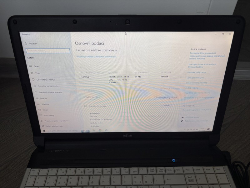 Fujitsu A530 , intel i3 500GB 4GB DDR3