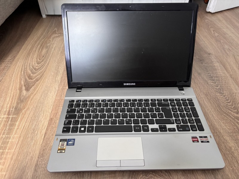 Samsung 275E