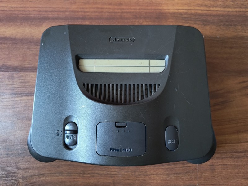 Nintendo 64 Konzola