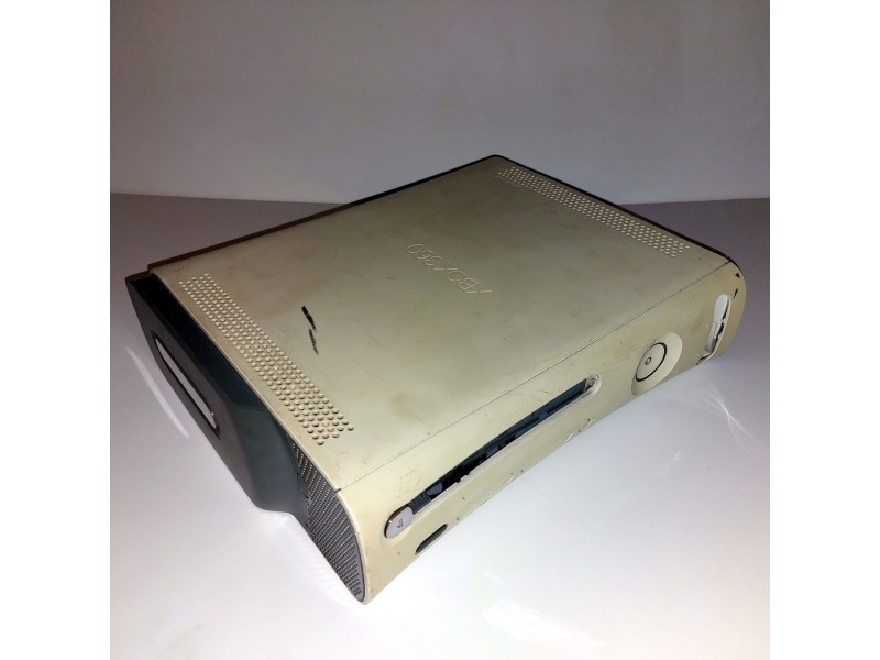 XBOX 360 sa HDD i igra SpongeBob ODLIČNA