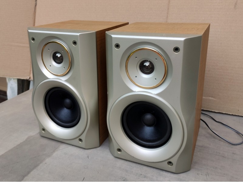 SHARP zvucnici 2 x 40W