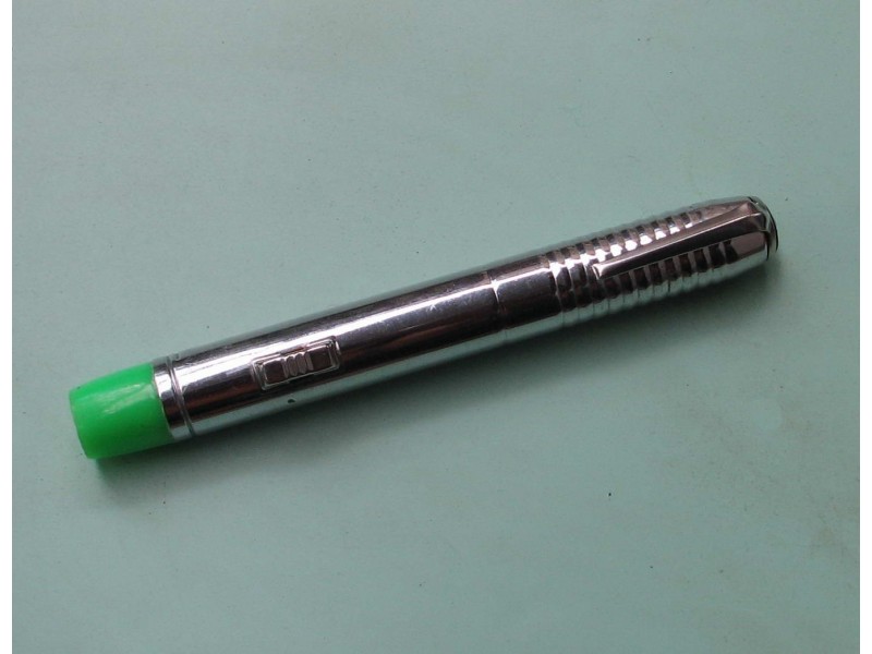 = Baterijska lampa - olovka - 14cm