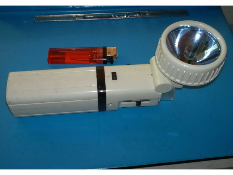 = Velika punjiva baterijska lampa 19cm