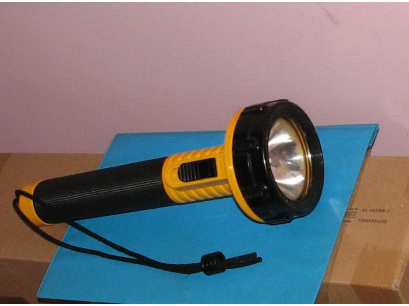 = Varta - Ogromna baterijska lampa 32cm