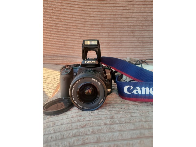 Canon EOS 1000D DSLR+Canon 18-55mm+blic+torba+punjač+ba