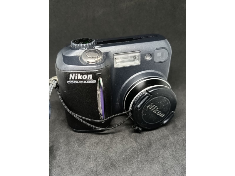 Nikon coolpix 885