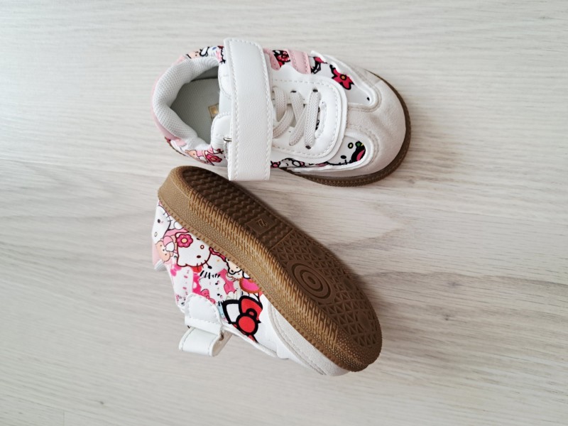 Patike za devojcice Hello Kitty br. 22-14cm NOVO