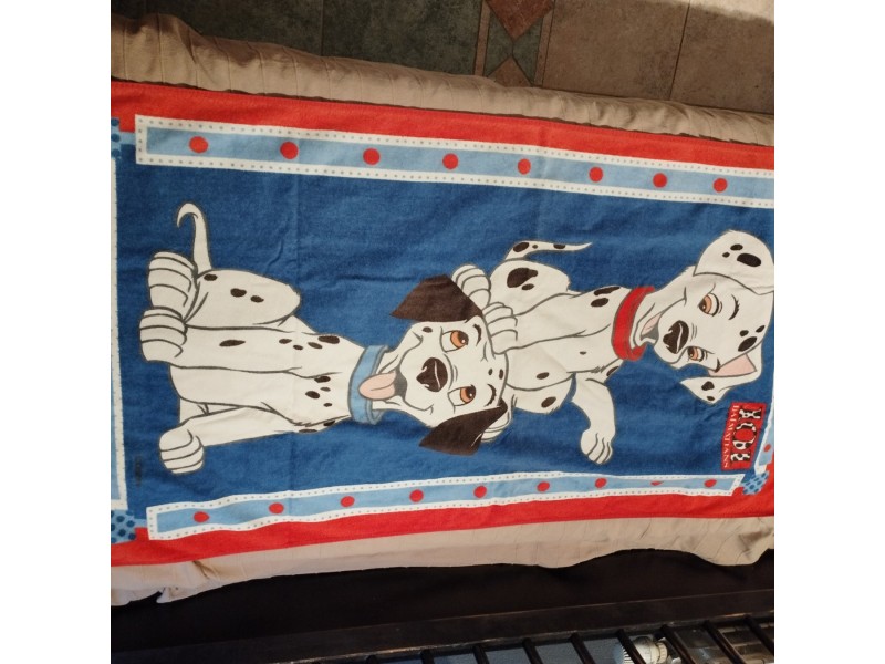 ORIGINAL VELIKI DISNEY PEŠKIR ZA PLAŽU,101 DALMATINAC