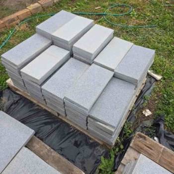 Velika rasprodaja granitnih ploca 50 m3 I granitnih plocica 200 m2