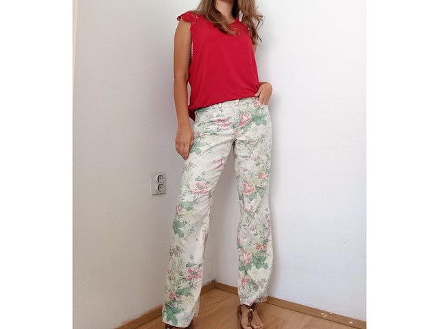 Cvetne pantalone