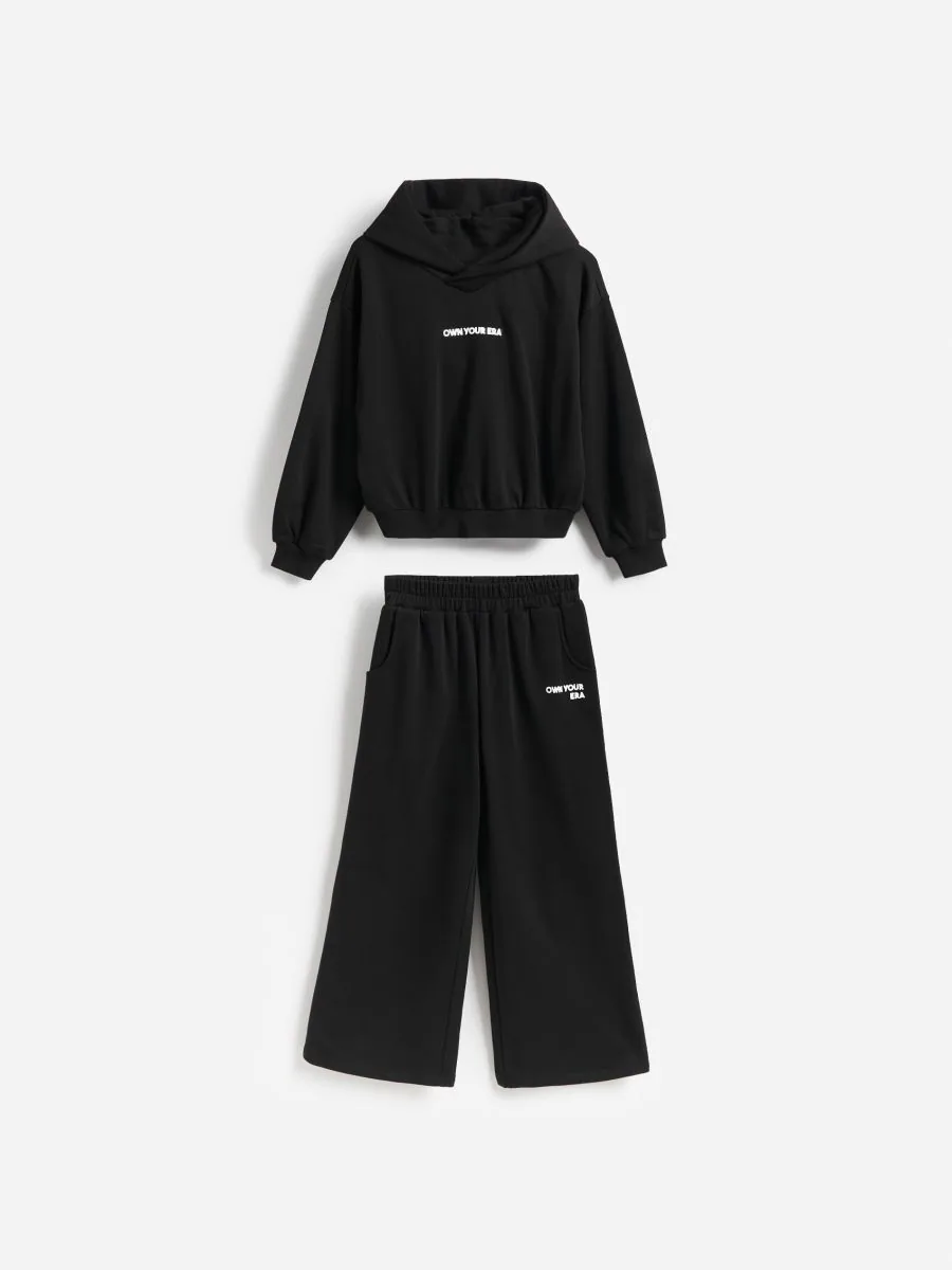 GIRLS` JOGGING TOP & TROUSERS