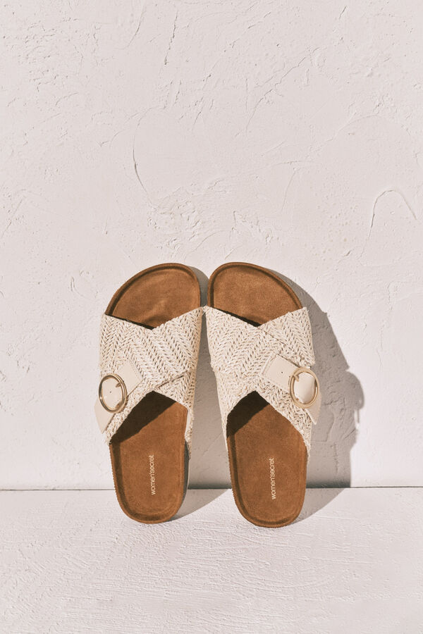 Weiße Bio-Sandalen mit überkreuzten Riemen
