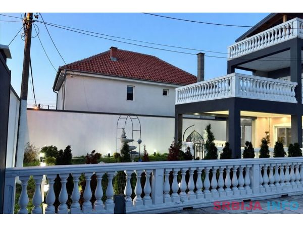Palilula-Borca 220m2+75m2 na 6.5 ari placa